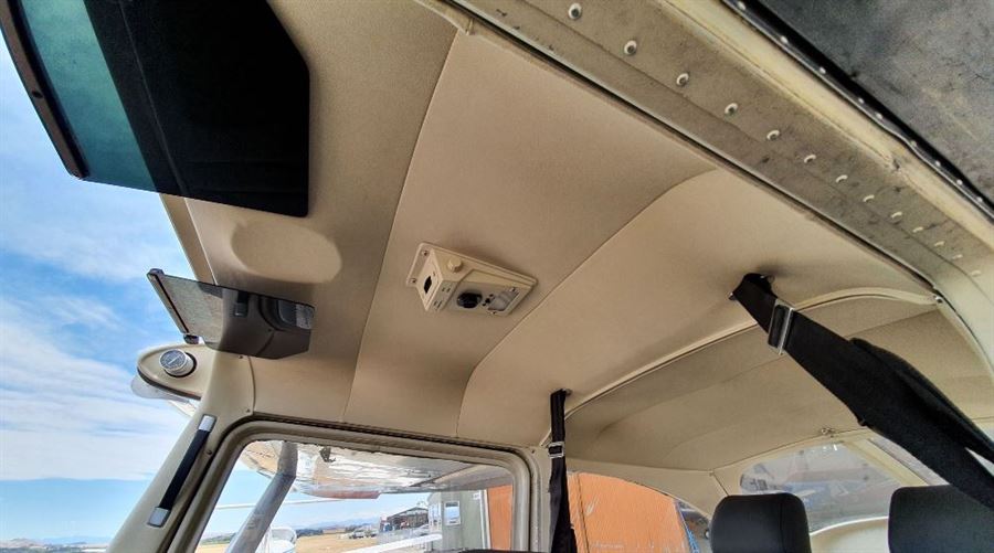 C172 Suspended Headlining