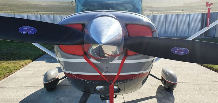 Cessna 172 Intake Bungs & Pitot Cover Set – High-Visibility Protection